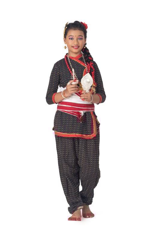 A sweet Newari girl with a traditional Newari Holy Puja Set - Photos Nepal