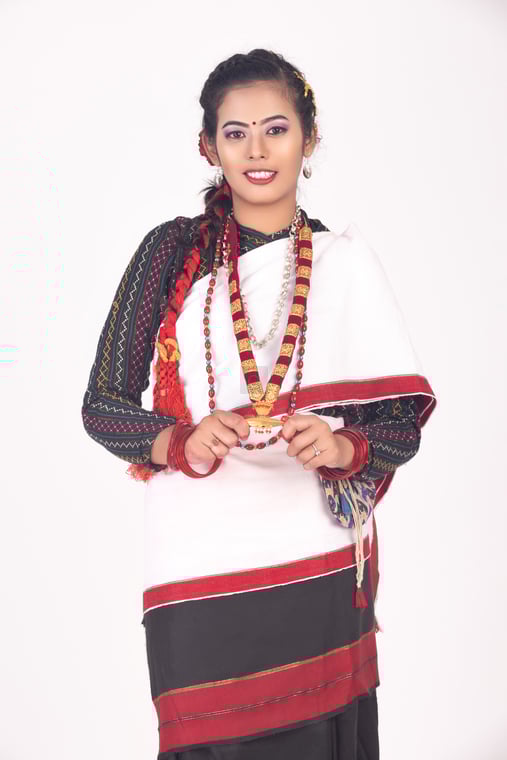 A Newari woman in Hakupatasi smiling - Photos Nepal